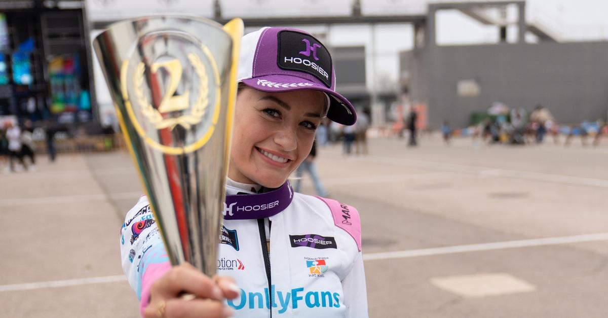 "Miss Mai" im Playboy: So erlebte Vanessa Neumann ihr Nascar-Debüt